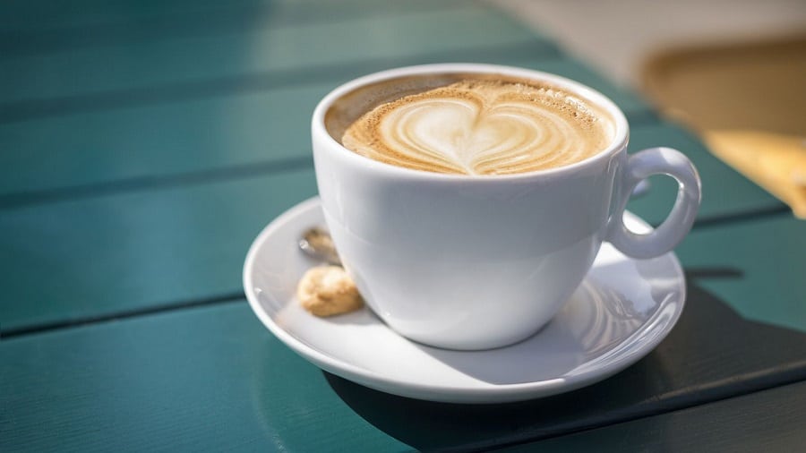 Is a Latte Hot or Cold? - The Perfect Temperature for Your Latte ...